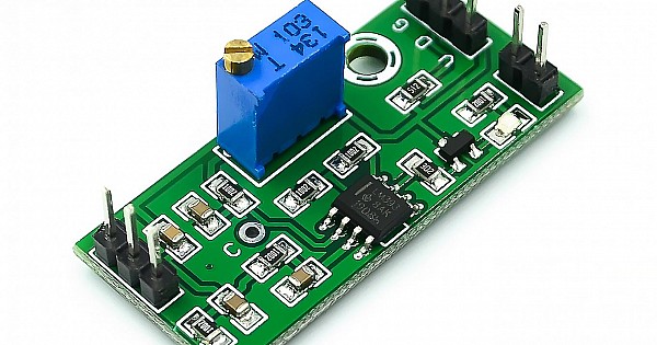 LM393 Voltage Comparator Module