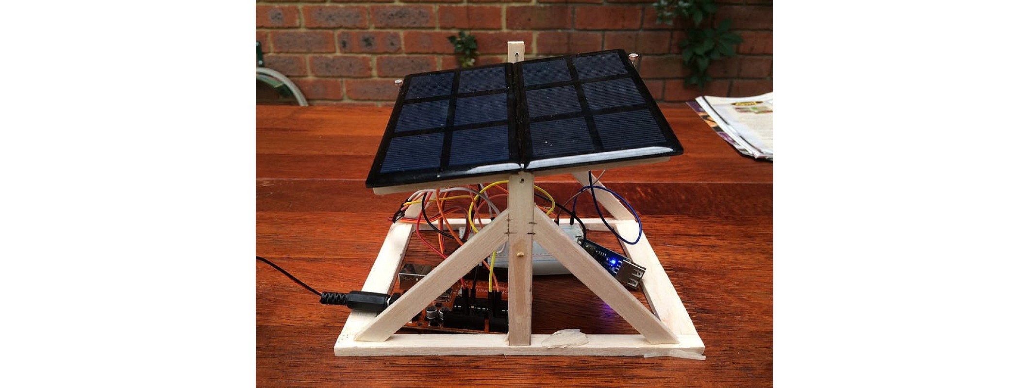 Sun Tracking Solar Panel Using Arduino