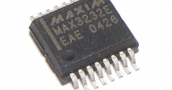 MAX3232EEAE SSOP-16 SMD Driver Transceiver Chip